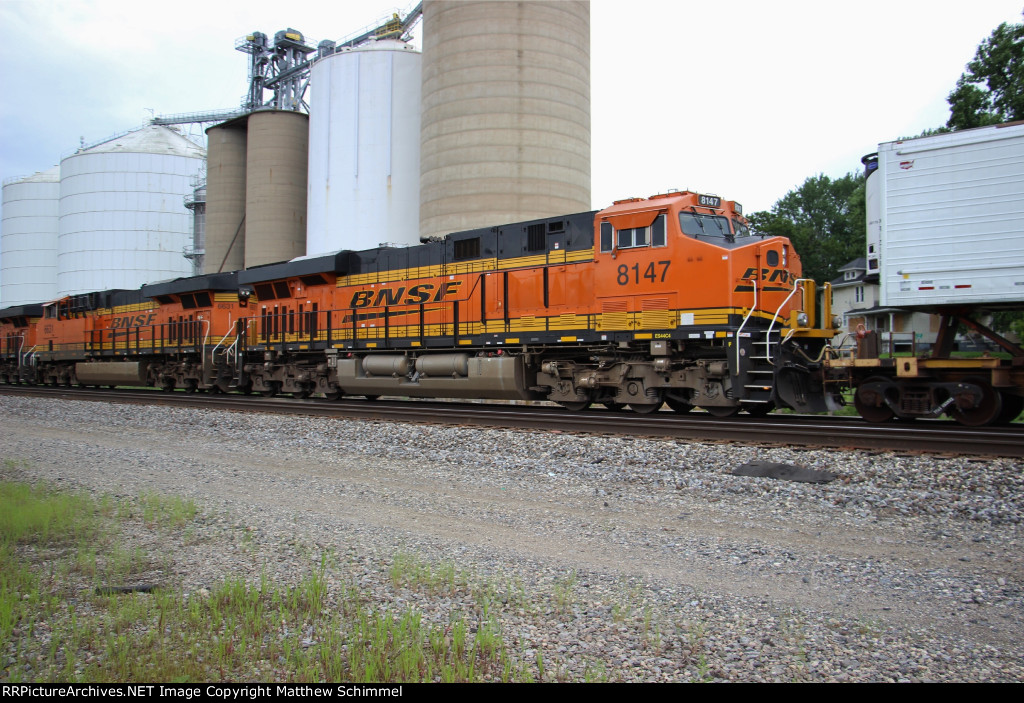 BNSF 8147